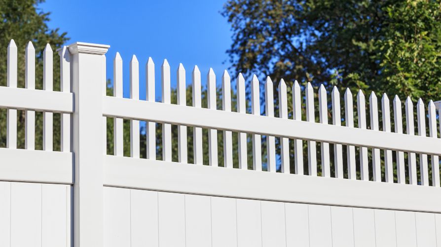 Building a Vinyl Fence That Lasts: Post Stiffeners, Brackets, & Rail Locks