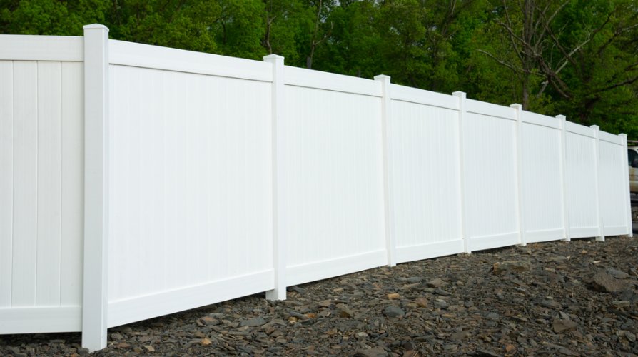 Timeless Appeal: Vinyl Privacy Fences for Homes